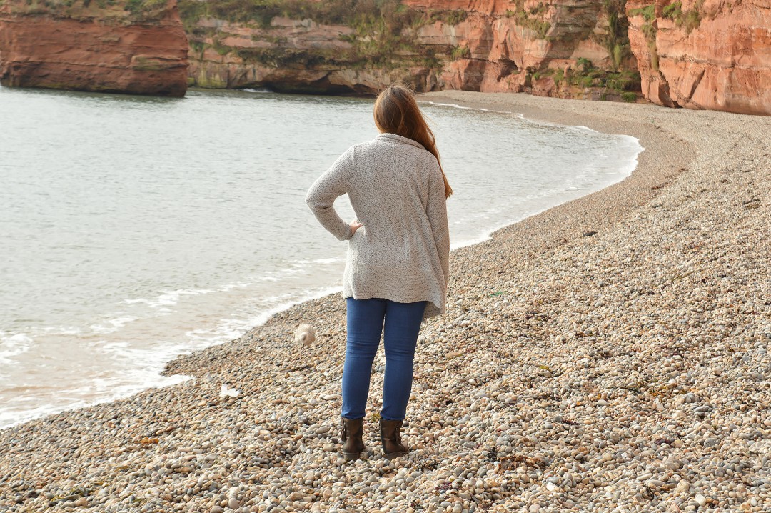 What To Wear To The Beach In the Autumn – JacquardFlower